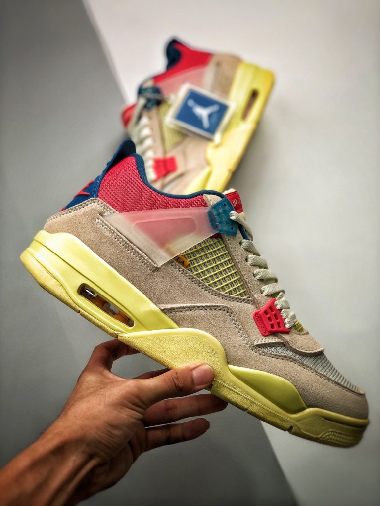 NIKE AIR JORDAN 4 GUAVA ICE