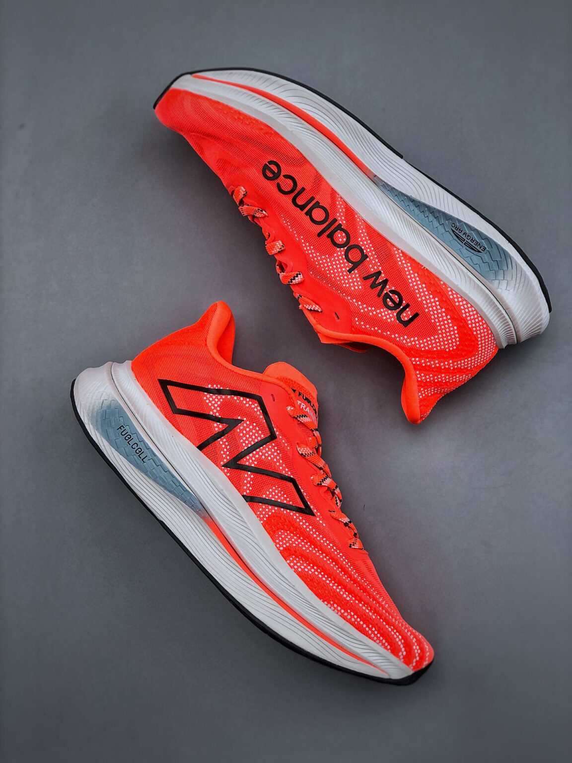 TÊNIS NEW BALANCE SUPERCOMP TRAINER V2